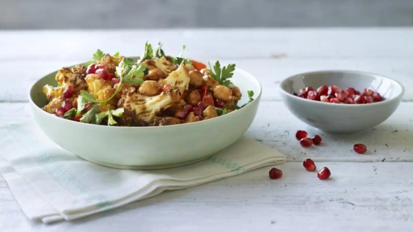 Simply Nigella episode 1 - Nigella's recipes cake , salad ,spiced ...